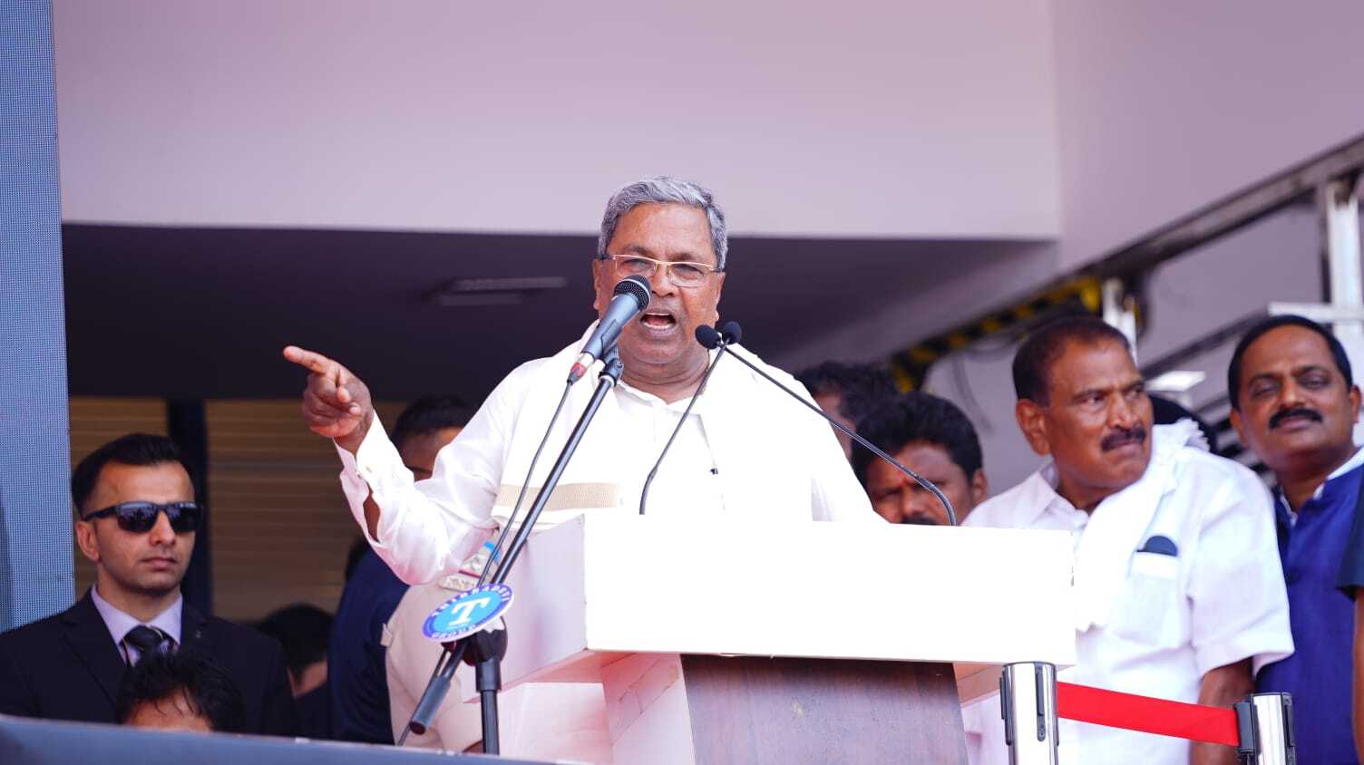 Karnataka Chief Minister Siddaramaiah And Deputy CM Dk Shivakumar Swearing Ceremony In Bangalore ...