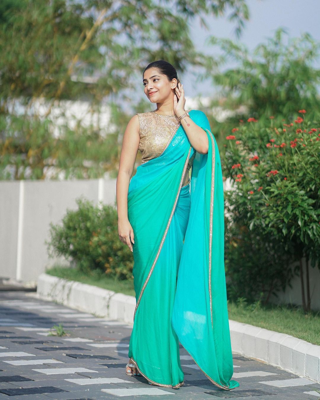 Mollywood Actress Malavika Sreenath's Butterfly Style Saree Look Made Wow Among Fans | Malavika ...