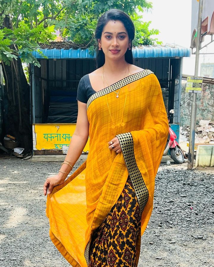 PHOTOS : வெள்ளித்திரை டூ சின்னத்திரை.. 'ஈரமான ரோஜாவே 2' பிரியா இத்தனை ...