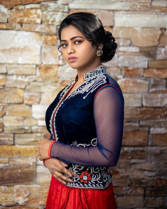PHOTOS : இவங்களுக்கு இவ்வளவு பெரிய தங்கையா? முதல் முறையாக தனது குடும்ப ...