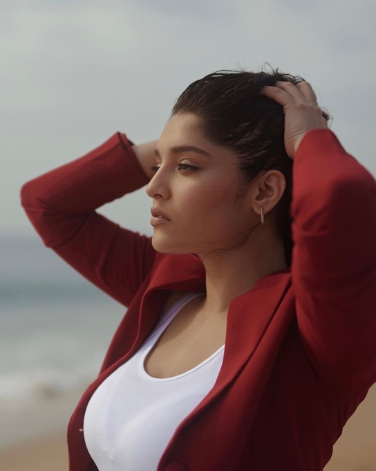 PHOTOS : ஜிம் சூட்டில் ஹெவி ஒர்க் அவுட்.. 'இறுதிச்சுற்று' பட நாயகியின் ...