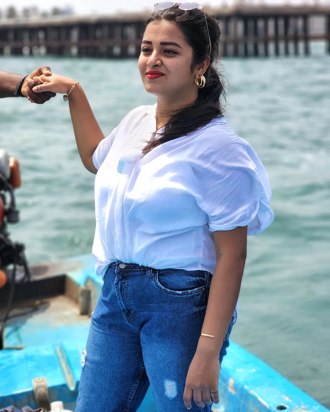 photos : ராயல் என்பில்டில் தூள் கிளப்பும் சுந்தரி சீரியல் நடிகை.. சூப்பரா பைக் ஓட்டுறாங்களே ...