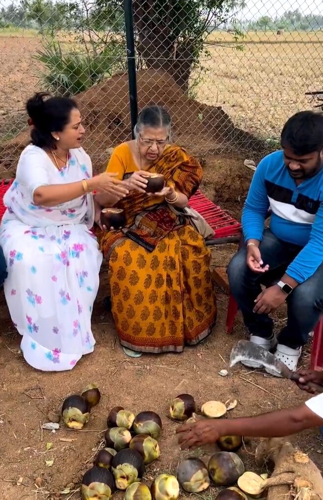 PHOTOS : கிராமத்து வாழ்க்கையை என்ஜோய் பண்ணும் சீரியல் நடிகை.. இணையத்தை ...