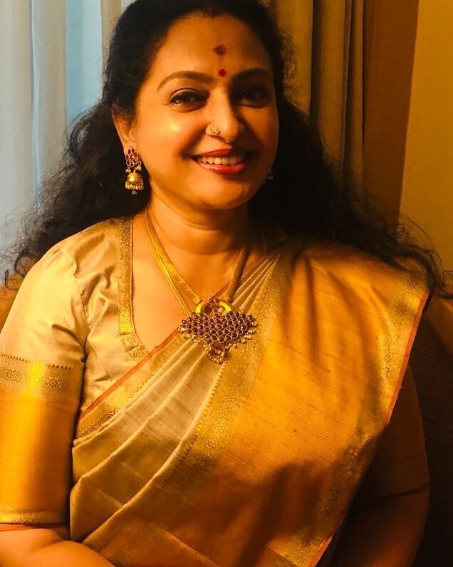 PHOTOS : கிராமத்து வாழ்க்கையை என்ஜோய் பண்ணும் சீரியல் நடிகை.. இணையத்தை ...