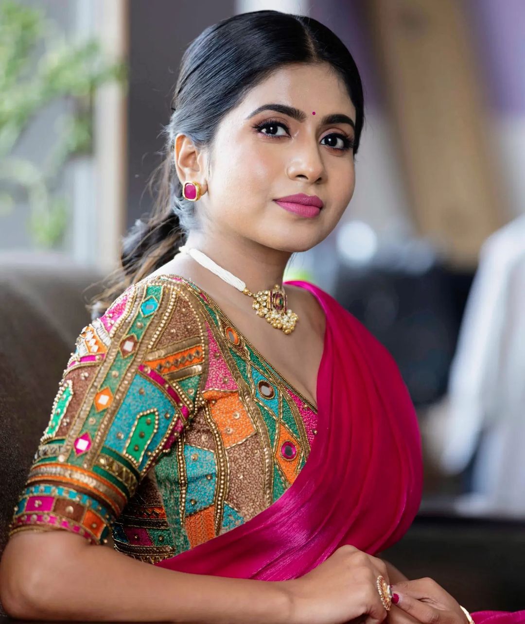 photos : கையில் குழந்தையுடன் மகாநதி சீரியல் நடிகை.. யார் அந்த குழந்தை ...