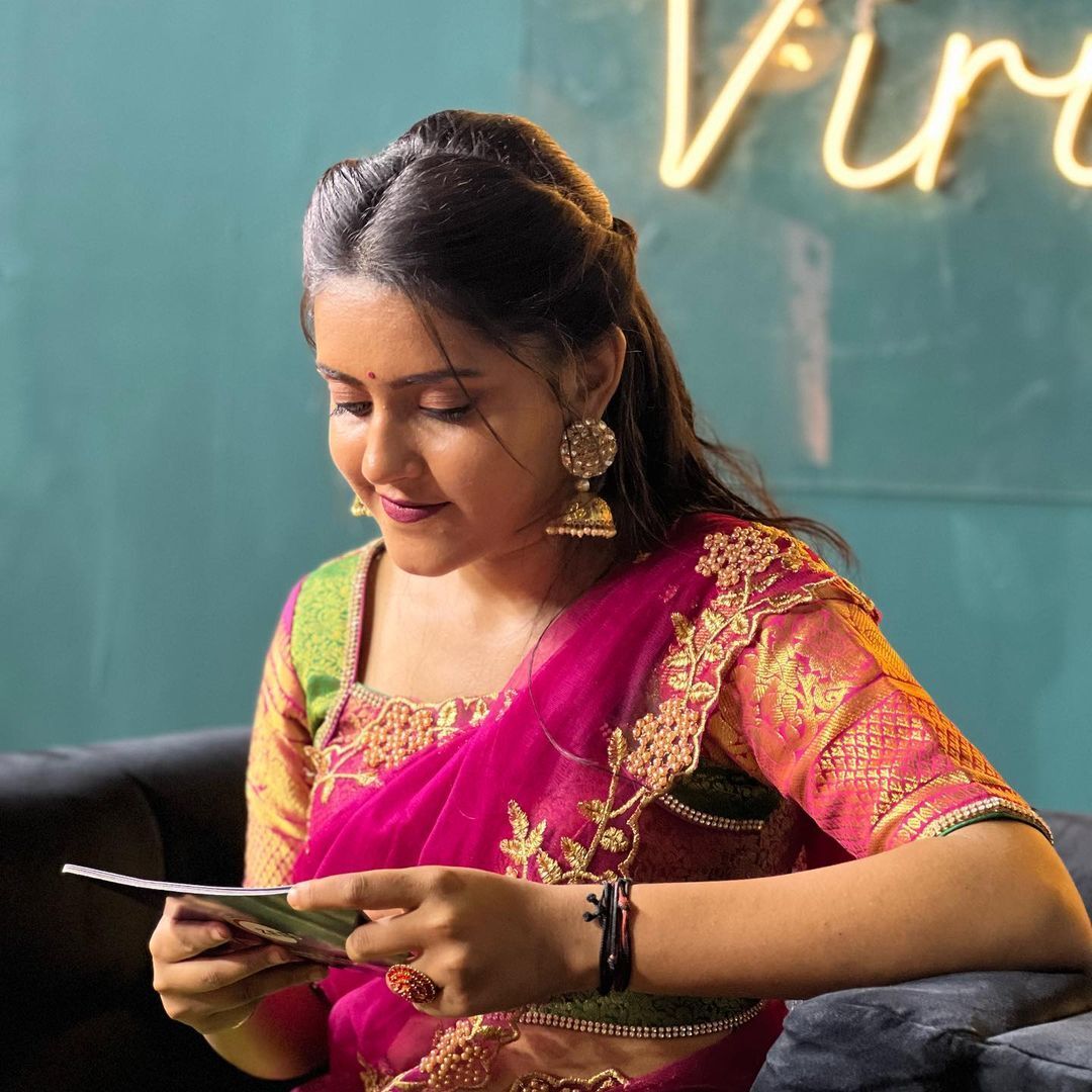 photos : புது சீரியலில் வில்லியாக நடிக்கிறாரா வி ஜே கல்யாணி.. அவரே ...