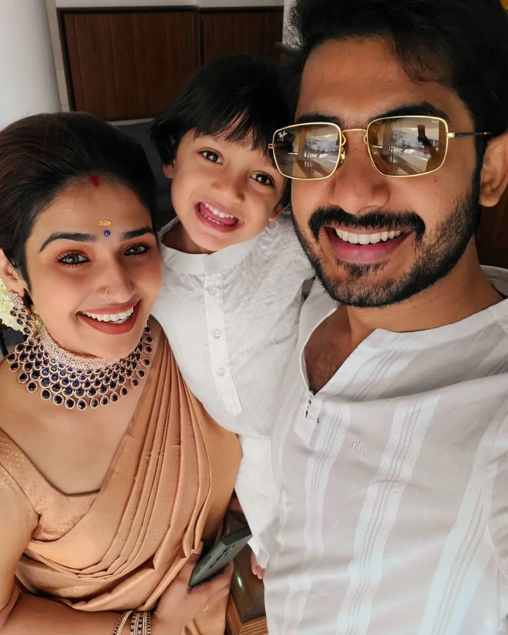 photos : அபியும் நானும் சீரியல் நாயகியின் கணவர் பிரபல நடிகரா?.. அவரே ...