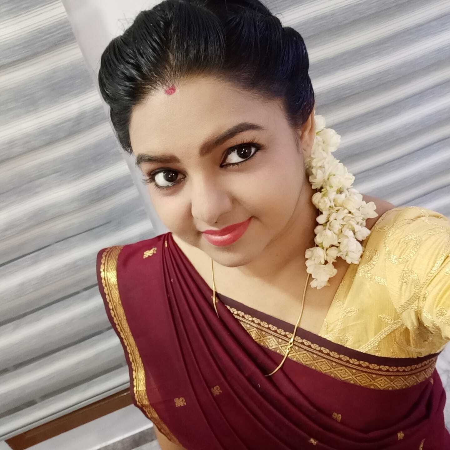 PHOTOS : ‘மெட்டி ஒலி’ சீரியல் நடிகை ரேவதி ப்ரியாவை நியாபகம் இருக்கா ...