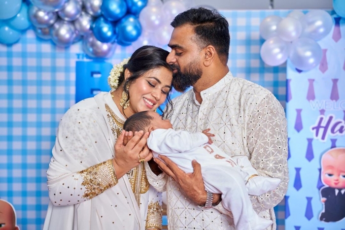 photos : குழந்தையின் பெயர் சூட்டு விழாவை ஜோராக கொண்டாடிய 'தசரா' நாயகி ...