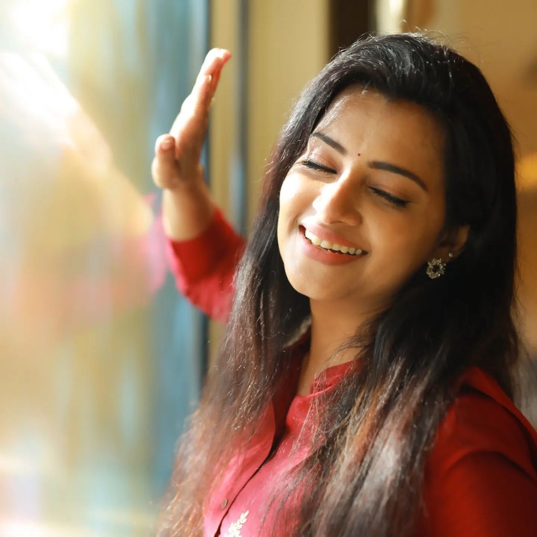 photos : புல்லெட் ஓட்டும்போது கூட க்யூட்டா இருக்காங்களே.. வைரலாகும் சன் ...