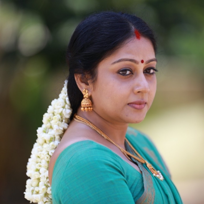 mounragam serial actress mallika actress chippy renjith latest photos ...