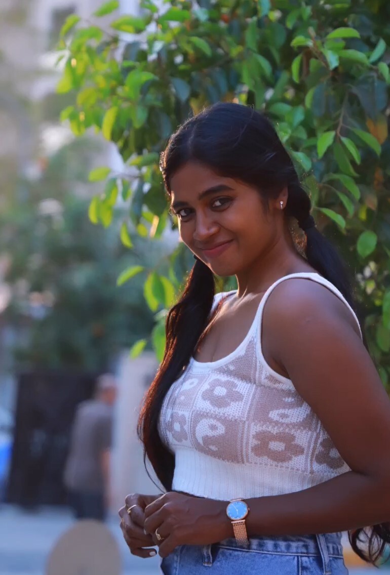 PHOTOS : 'மண்டேலா' பட நடிகையா இது? மாடர்ன்உடையில் சும்மா கலக்குறாங்களா ...