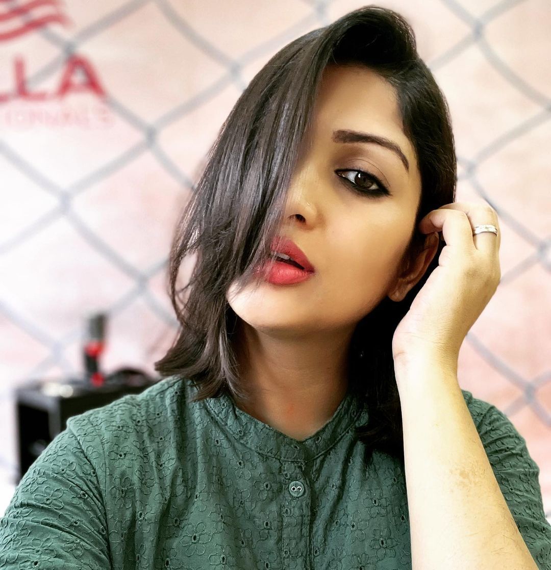 photos : பிரபல ஜோடி ஒன்னு சேர்ந்துட்டாங்களா?.. முற்றுப்புள்ளி வைத்த ...