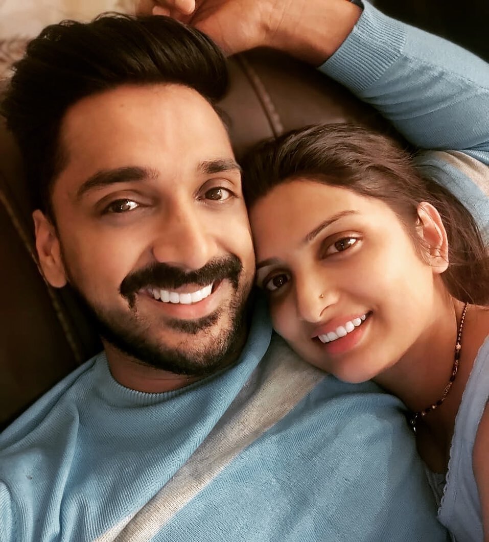 photos : பிரபல ஜோடி ஒன்னு சேர்ந்துட்டாங்களா?.. முற்றுப்புள்ளி வைத்த ...