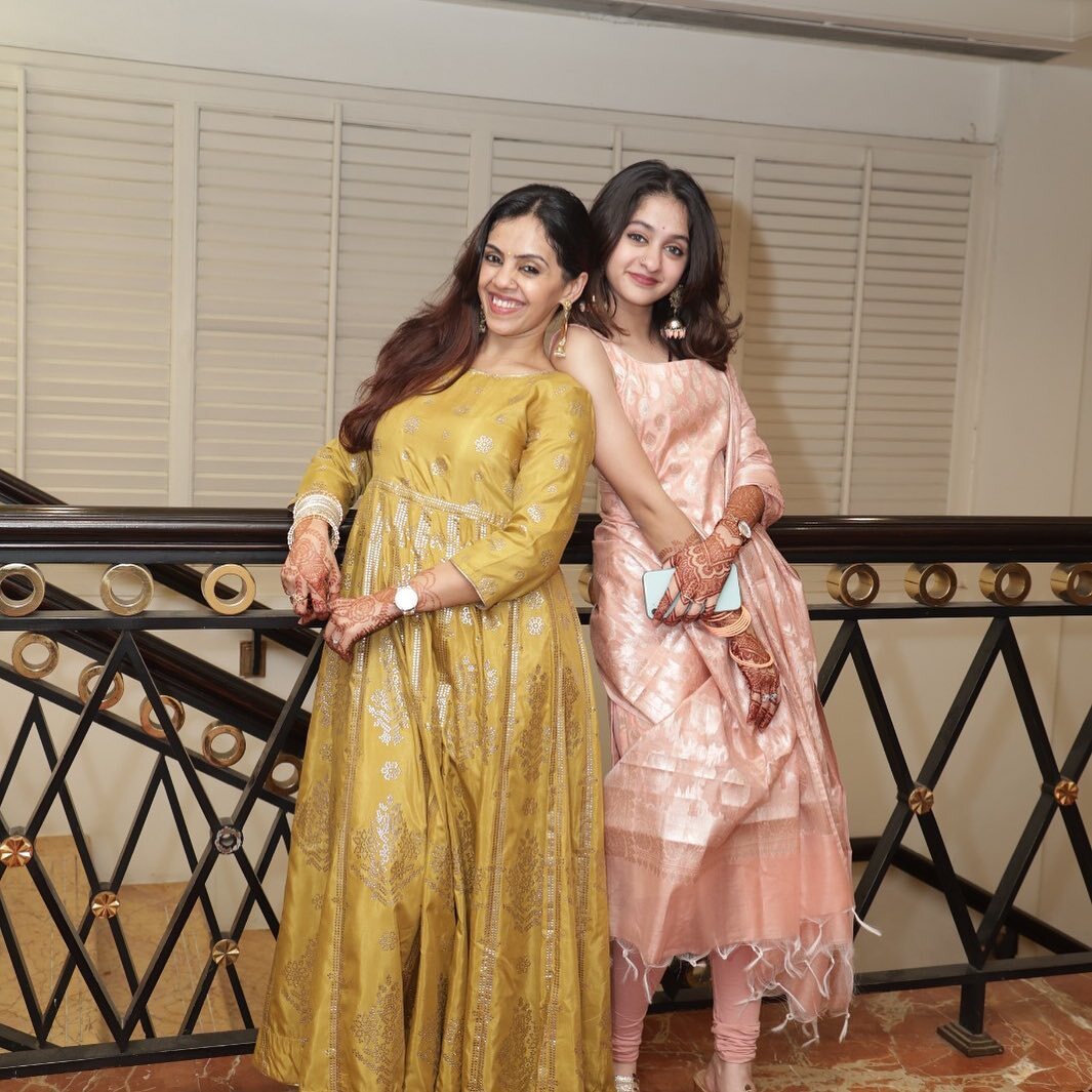 PHOTOS : கேக் வெட்டி பிறந்தநாள் கொண்டாடிய 'டாக்டர்' பட நடிகைகள் ...