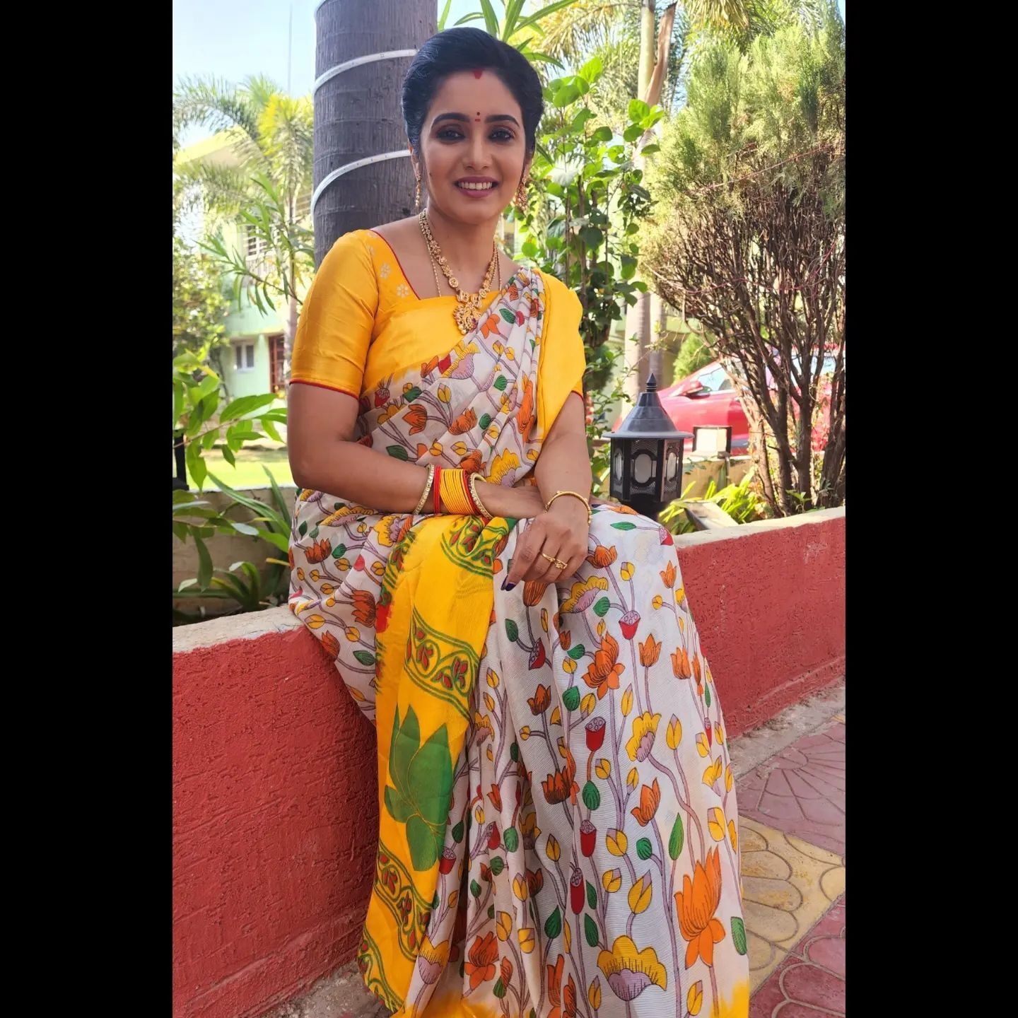 PHOTOS : 'நாதஸ்வரம்' சீரியலில் வரும் மலரை நியாபகம் இருக்கா? இப்போ ...