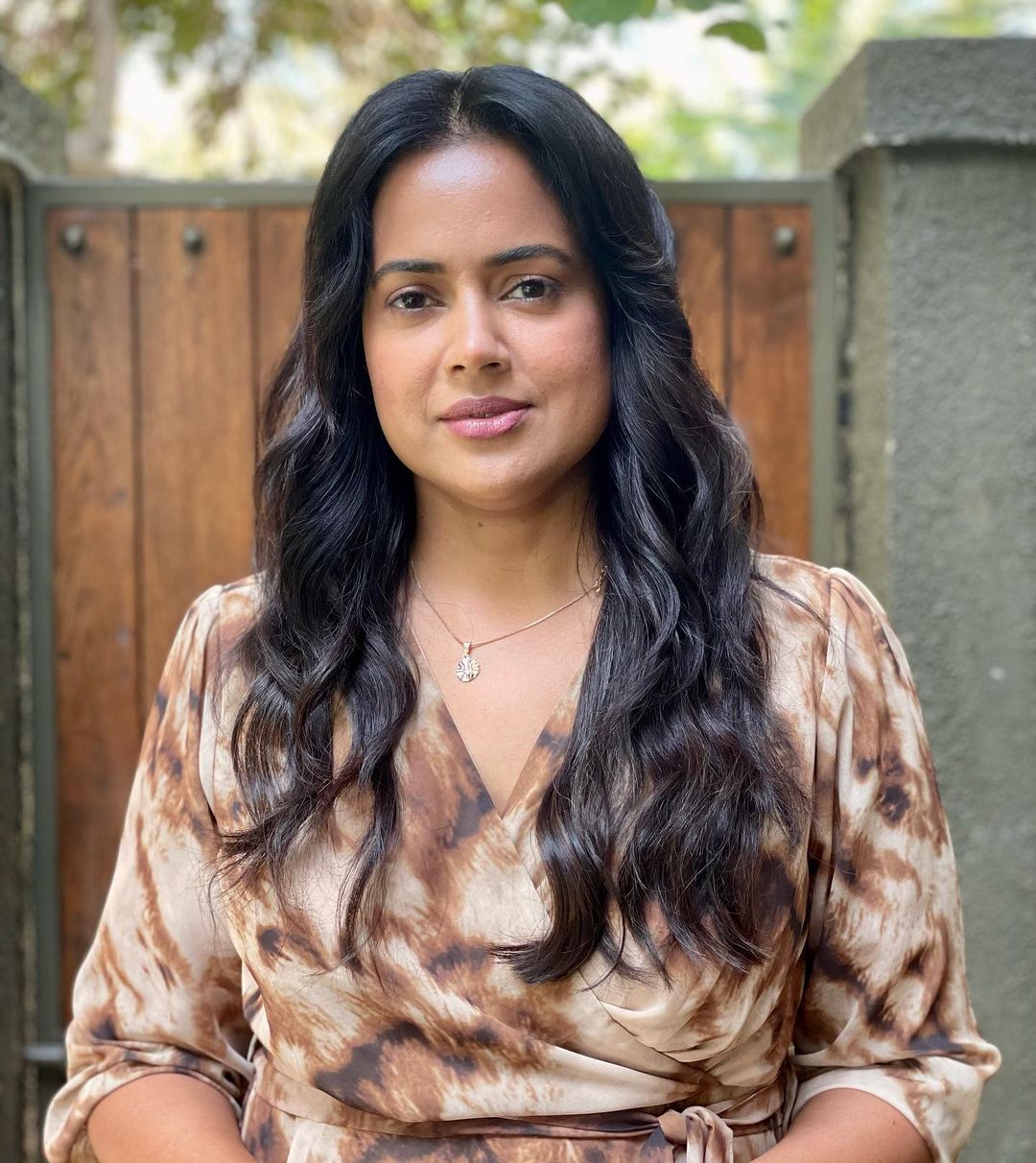 photos : தேனிலவு கொண்டாடிய இடத்திற்கு பல வருடங்கள் கழித்து சென்ற நடிகை ...