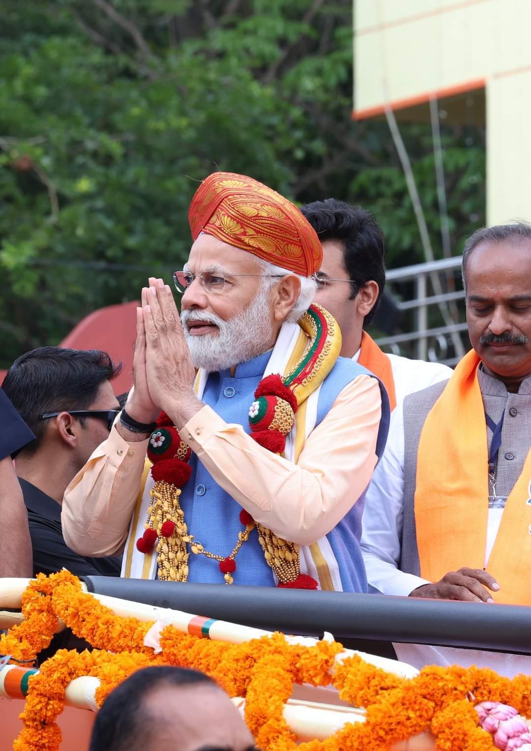 Prime Minister Narendra Modi Holds 26km Roadshow In Bangalore, People ...