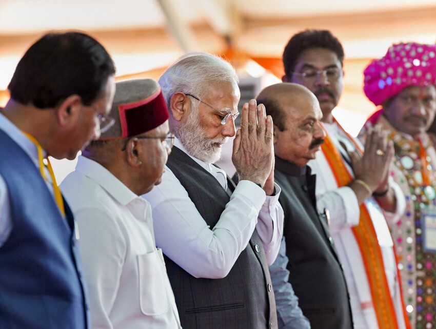 Prime Minister Narendra Modi Kalaburagi Road Show; See Visuals Photos ...