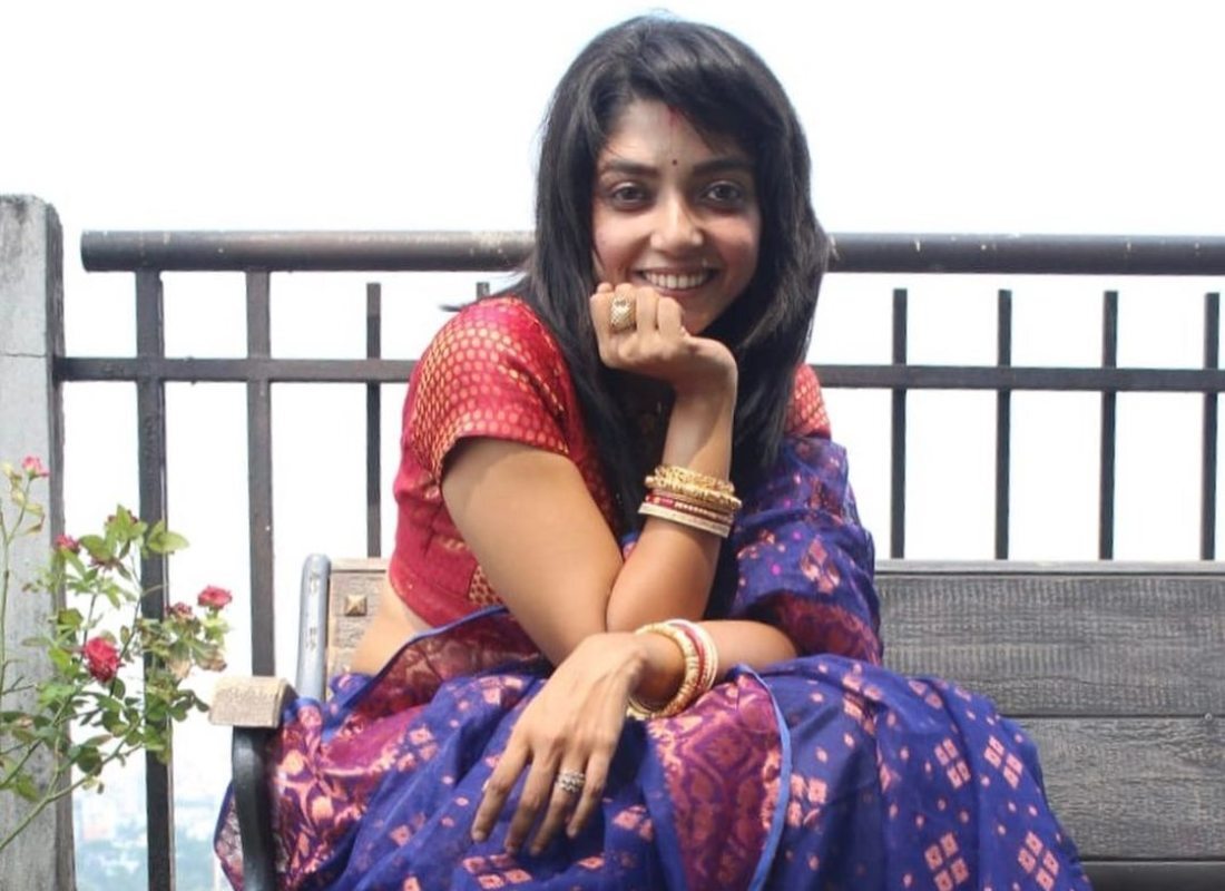 এবার ঘরোয়া অবতারে সোশ্যাল মিডিয়ায় ধরা দিলেন দেবলীনা | See actress Devlina kumar’s new look ...