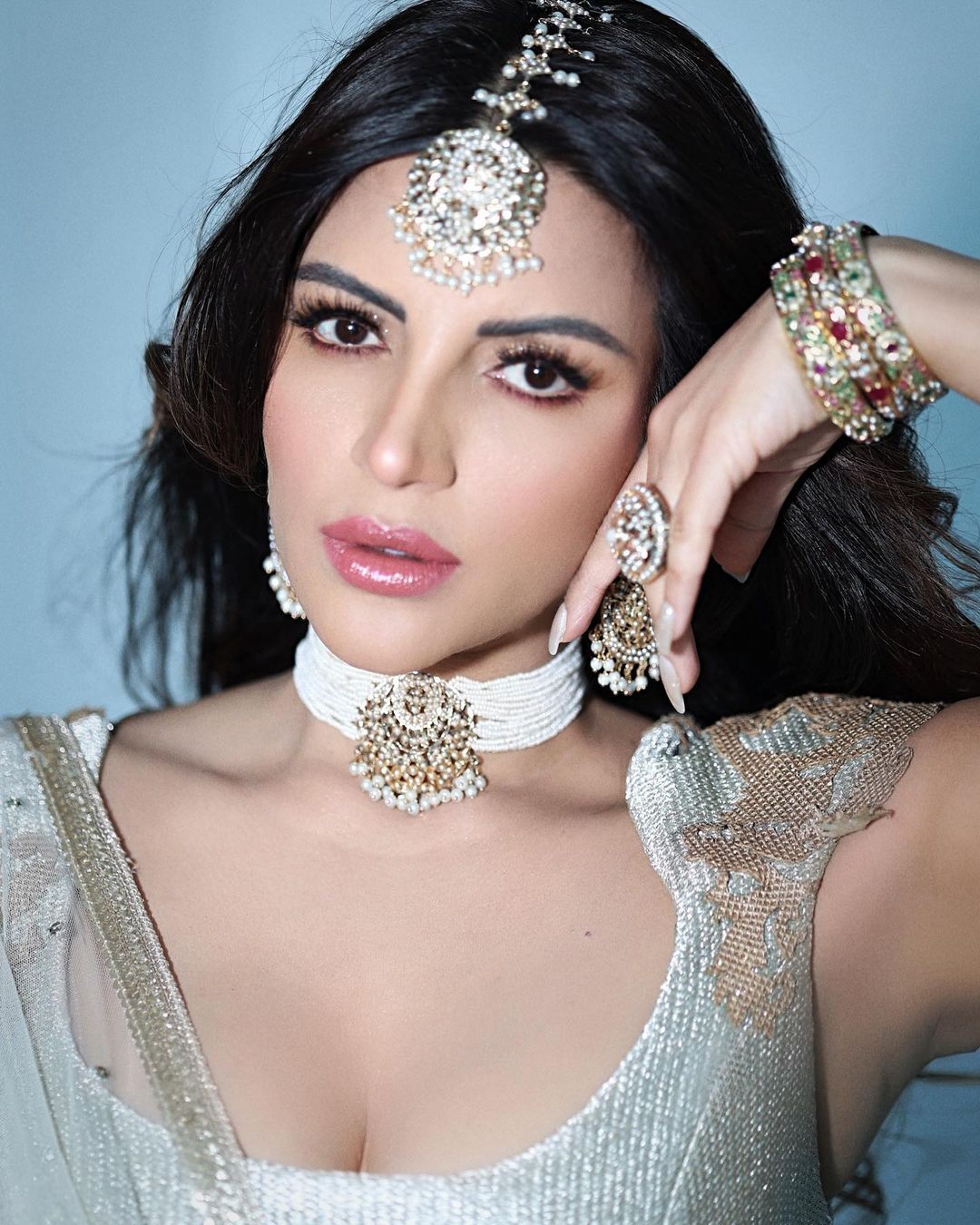 షామా సికిందర్ సోకుల విందు.. అందాలన్నీ వడ్డించేస్తున్న బ్యూటీ..! | Bollywood Actress Shama ...