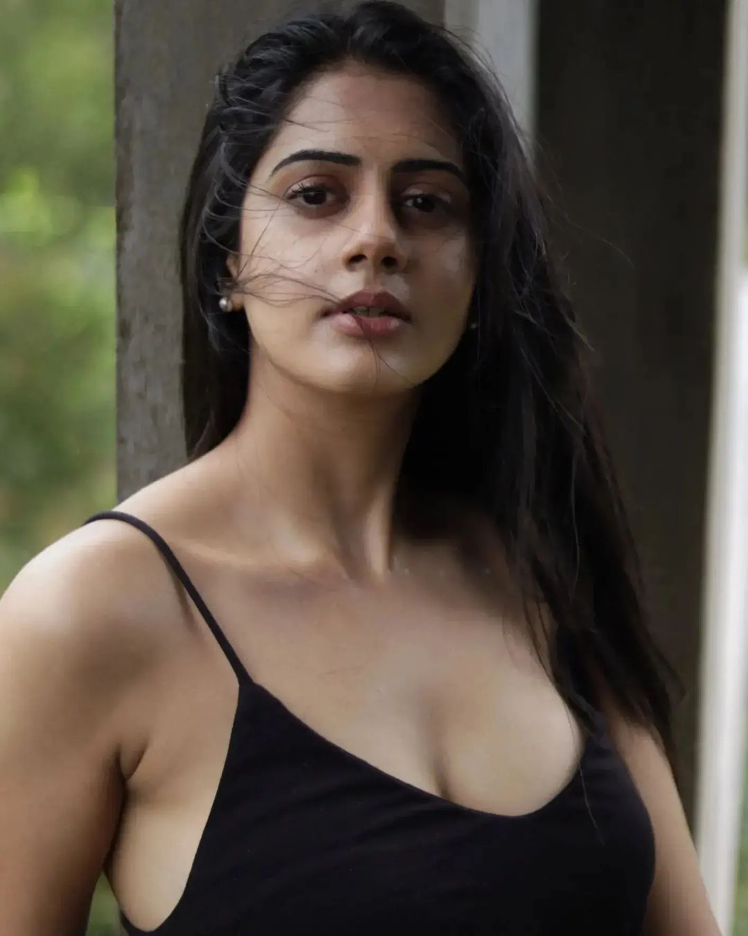 కవ్వించే అందాలతో కుర్రాళ్లను అట్రాక్ట్ చేస్తున్న గెహ్నా సిప్సీ | Actress Gehna Sippy stunning ...