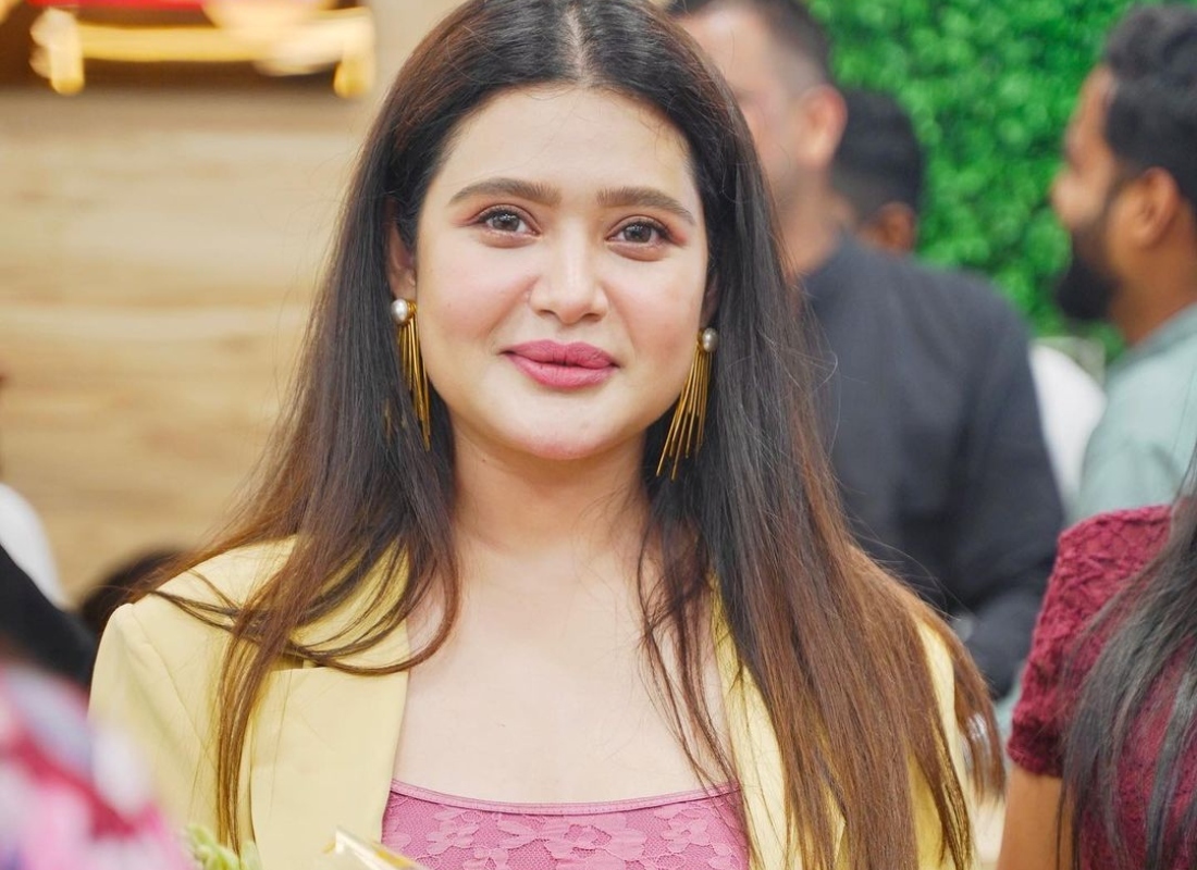 গোলাপি টপে অপরূপা এনা, মোহময়ী লুকে মজেছেন নেটপাড়া | Latest photoshoot ...