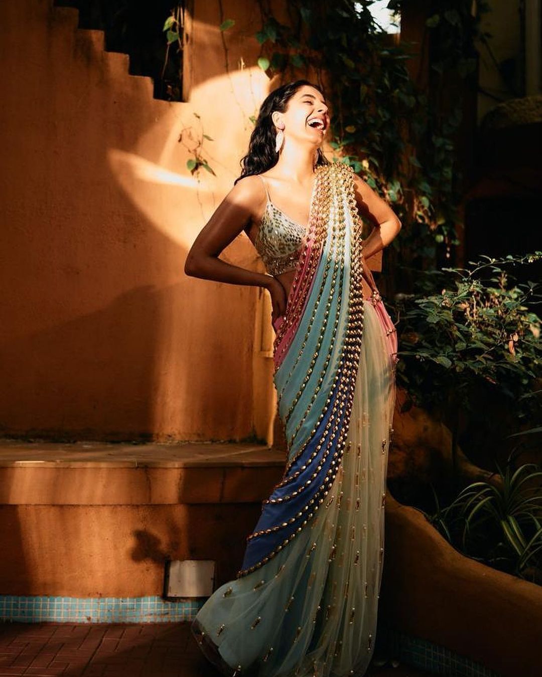 Check Out The Glamorous Photos Of Isha Talwar in White And Golden ...