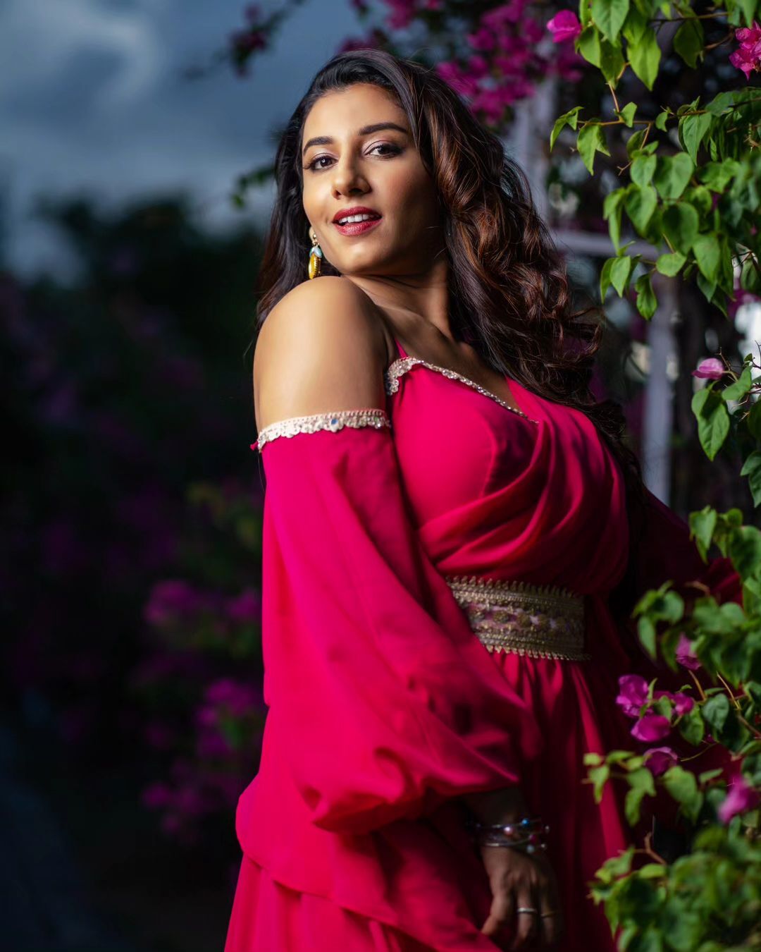 హాట్ షోలతో సెగలు పుట్టిస్తున్న విష్ణు ప్రియ.. బ్యూటీ రచ్చ మాములుగా ...