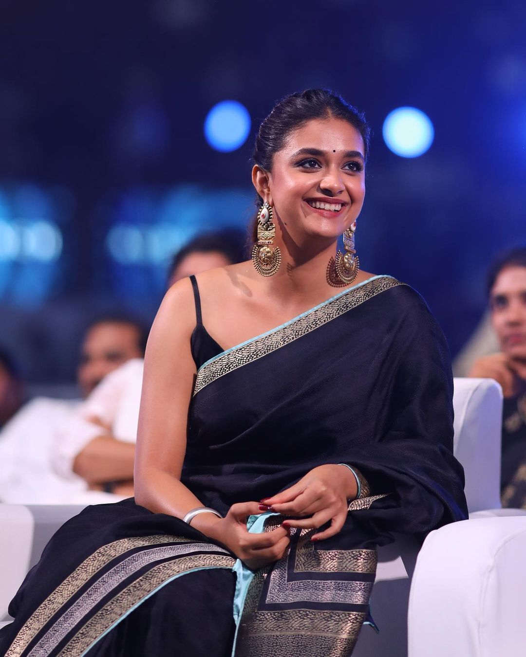 Actress Keerthy Suresh Stunning Entry in Black Saree in Audio Launch Event of Mamannan | Keerthy ...