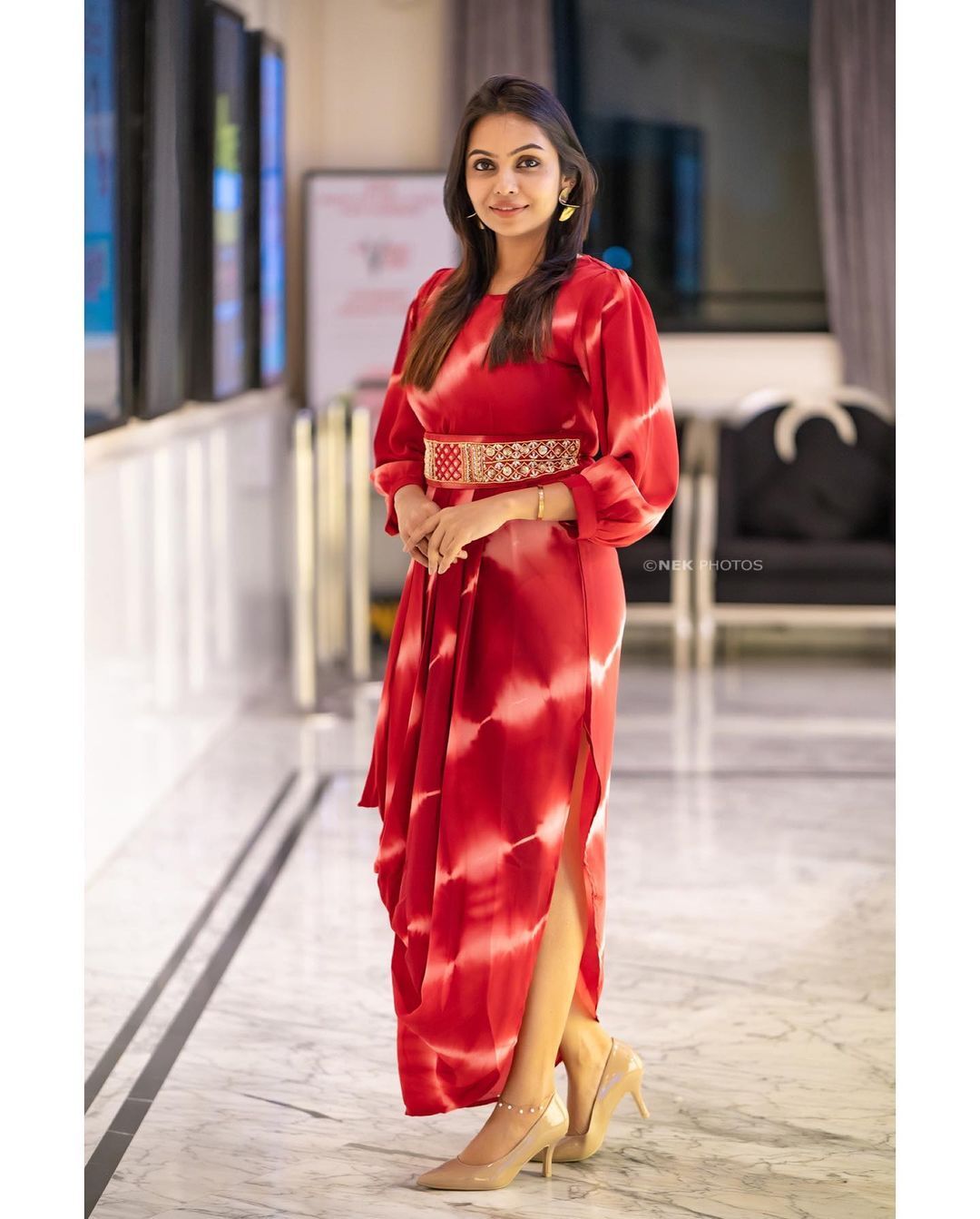 Actress Tanvi Ram Winning Heart in Violet Saree in Success Celebration ...
