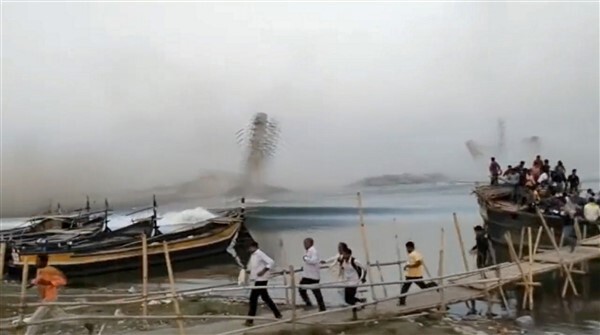 An Under-Construction Aguwani-Sultanganj Ganga Bridge Collapsed, In ...