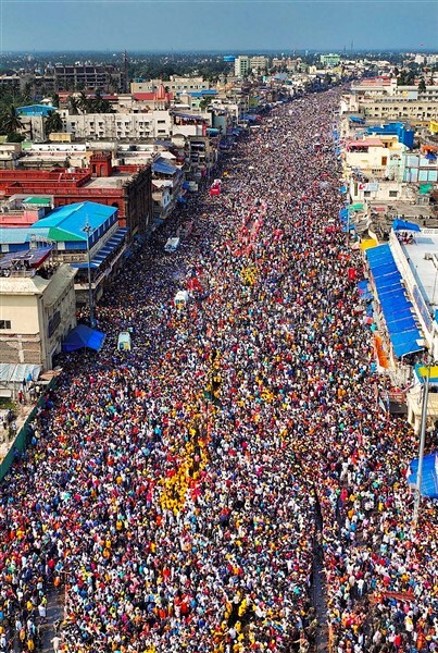 Sea Of Devotees During The Annual Rath Yatra Of Lord Jagannath, In Puri ...