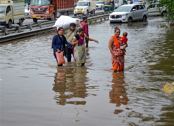 Heavy Rainfall During The Onset Of Monsoon In Gurugram; See Visuals Photos: HD Images, Pictures ...