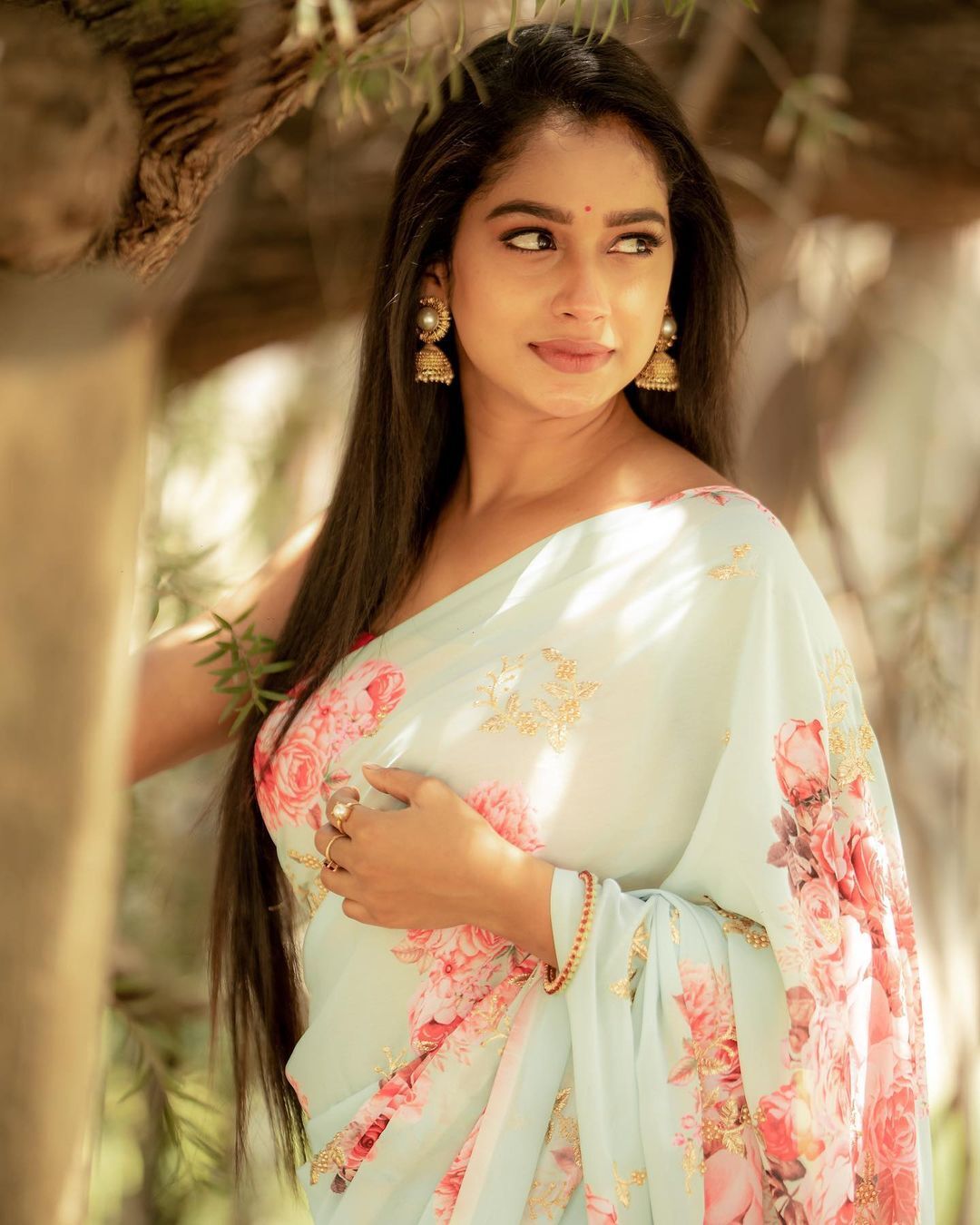 photos: இது எங்க ப்ரியாவே இல்ல.. வாய்ஸ் ஓவரை மாற்றிய ஈரமான ரோஜாவே 2 ...