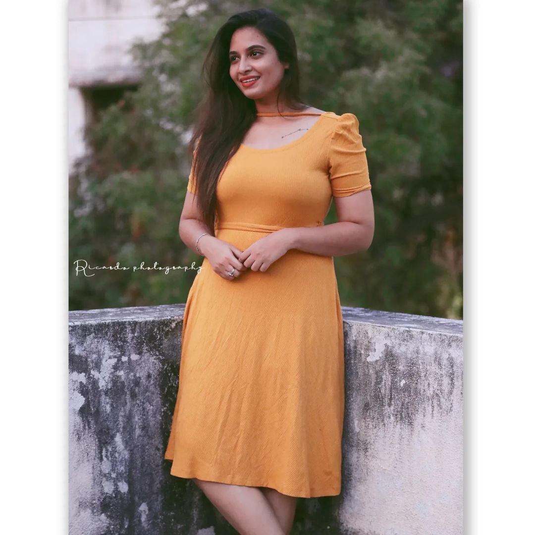 photos : படு மாடர்ன் ஆகா சுற்றும் விஜய் டிவி சீரியல் நடிகை.. ட்ரெண்டாகி ...