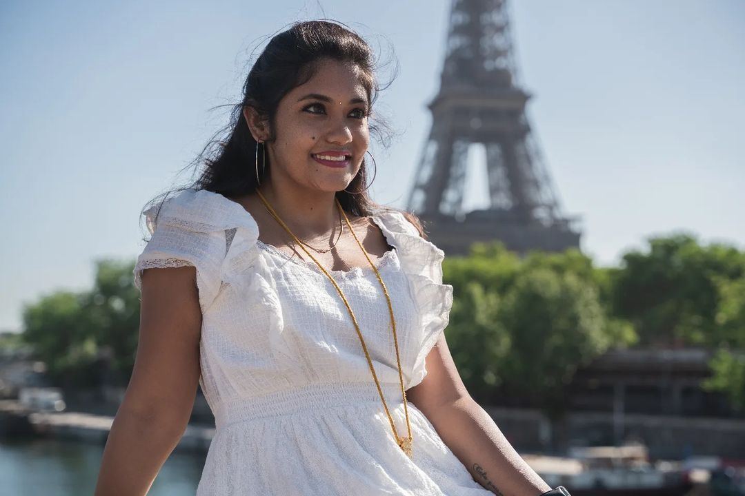 photos : சிம்பிள் ஆகா குலதெய்வம் வழிபாடு.. திருமண நாளை கொண்டாடிய பிரபல ...