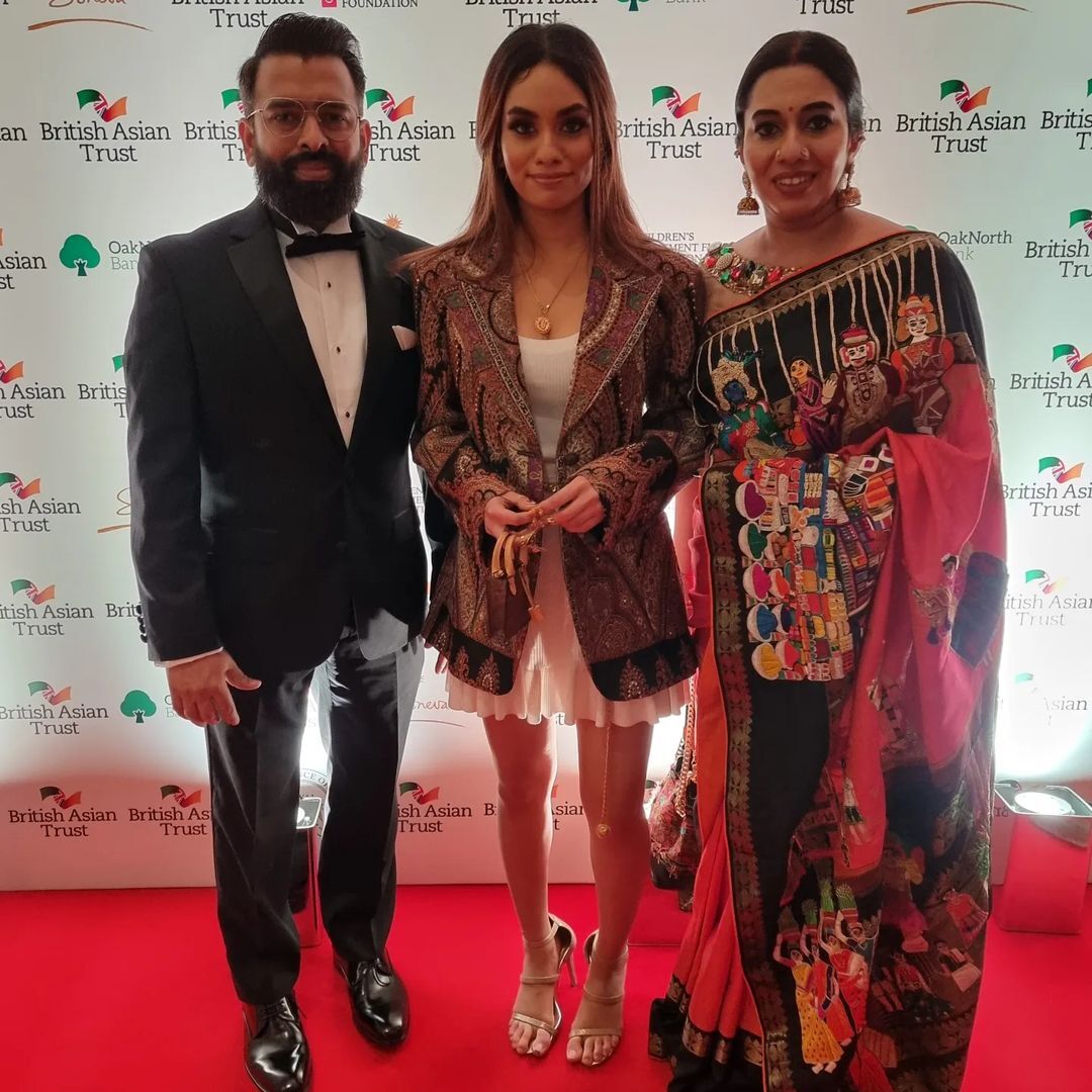 photos : பிரபல இசையமைப்பாளரின் மனைவியா இவங்க.. இந்த பாடல் அவர் ...