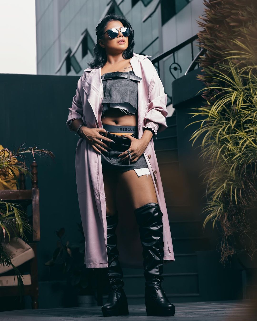 photos: ஸ்டைல் எல்லாம் நல்லதா இருக்கு.. நடை சரியில்லையே!.. கலாய்த்த ...