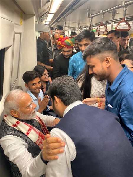 PM Narendra Modi Travels By Metro To Attend Its Centenary Celebrations ...