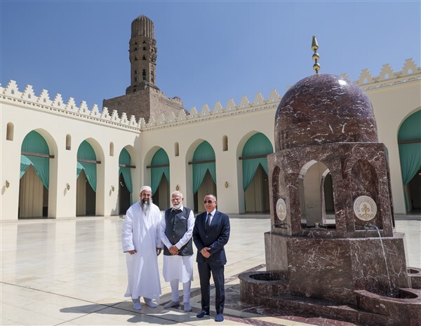 Prime Minister Narendra Modi Visits 11th Century Al-Hakim Mosque In ...