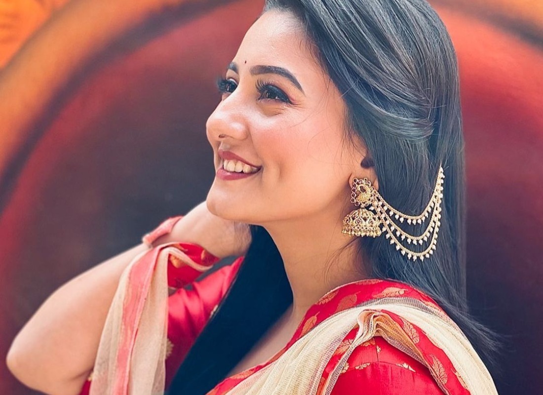 ক্যাজুয়াল লুকে অনুগামীদের হৃদয় জয় করছেন টেলি অভিনেত্রী শ্রাবণী ...