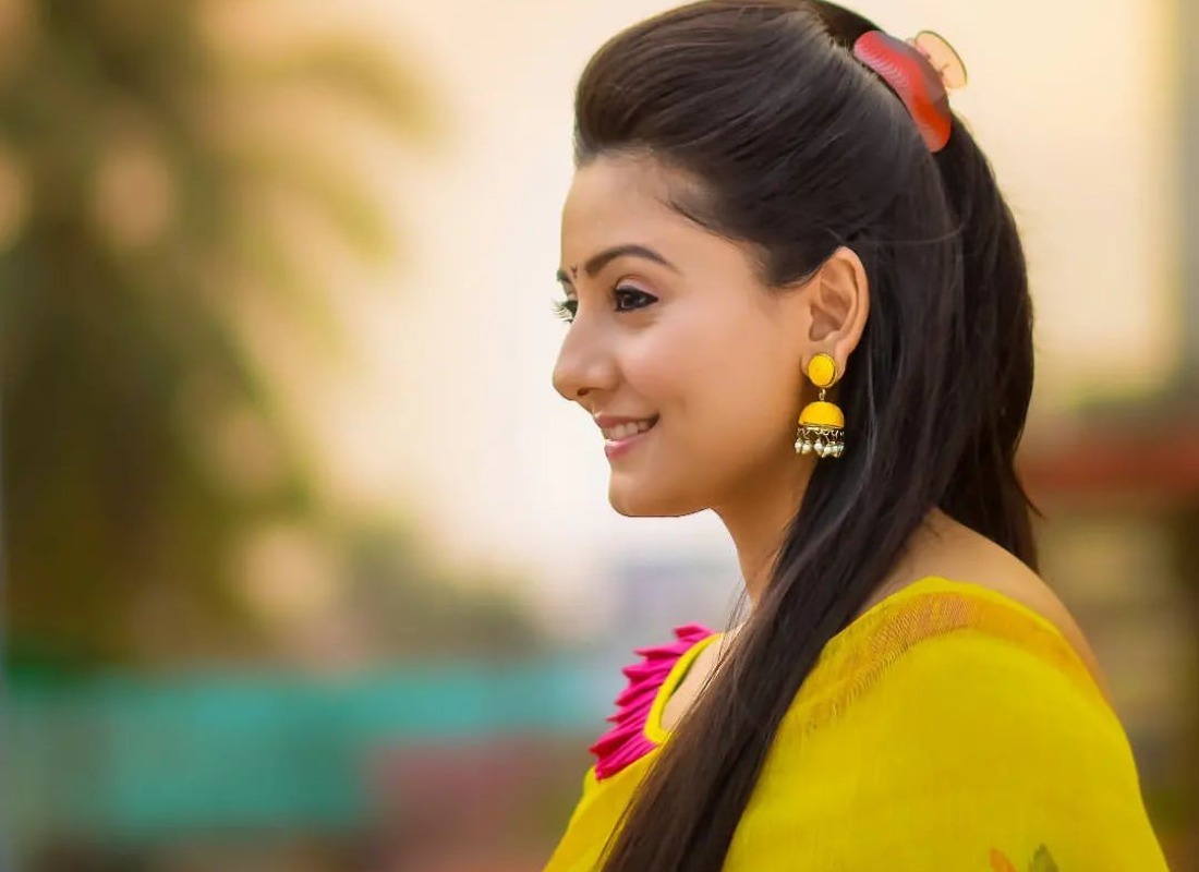 ক্যাজুয়াল লুকে অনুগামীদের হৃদয় জয় করছেন টেলি অভিনেত্রী শ্রাবণী ...