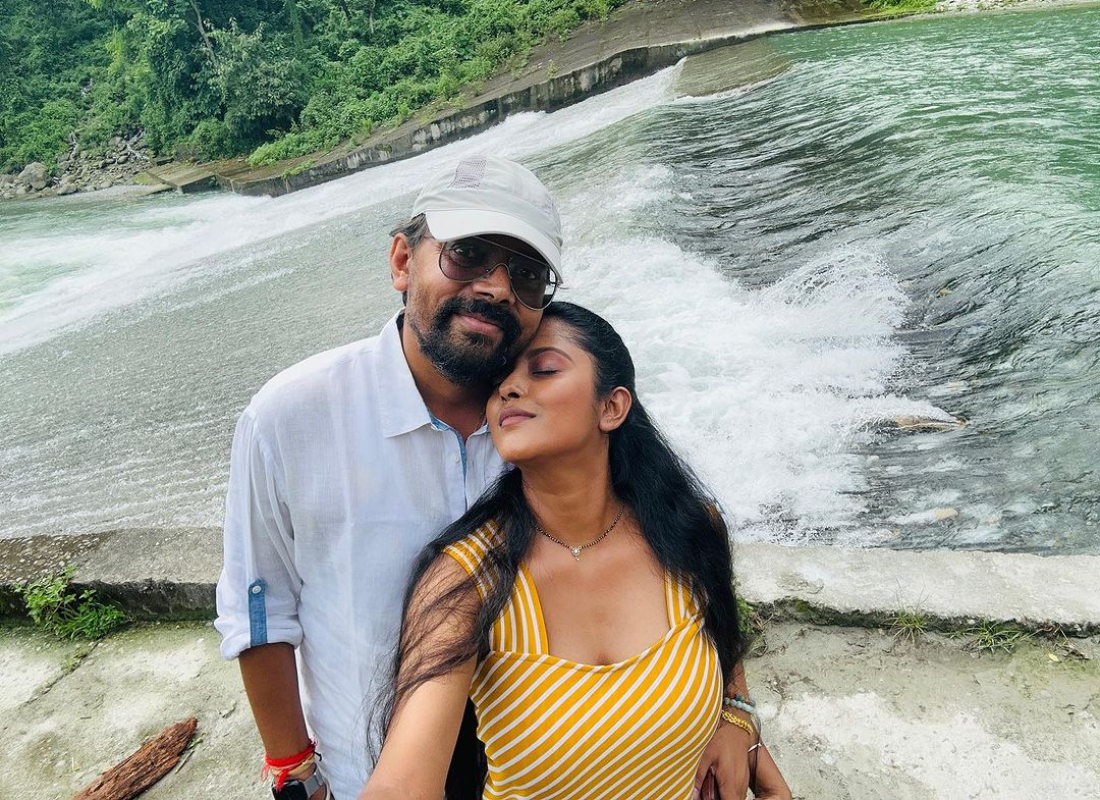 রোমান্টিক মুডে শ্রুতি-স্বর্ণেন্দু, দেখুন সেই সুন্দর মুহূর্তের ছবি ...