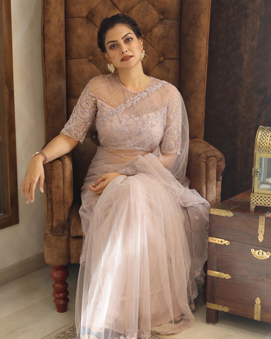 Mollywood Actress Anusree's New Look In Saree Goes Viral On Social Media, Check Out The Pictures ...