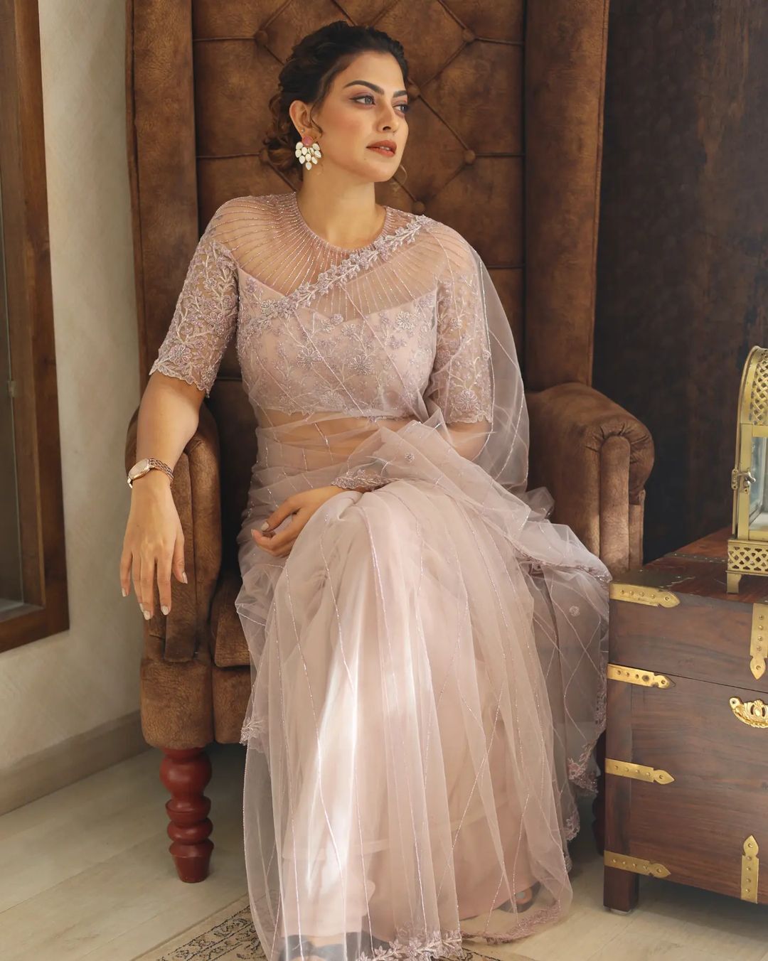 Mollywood Actress Anusree's New Look In Saree Goes Viral On Social ...