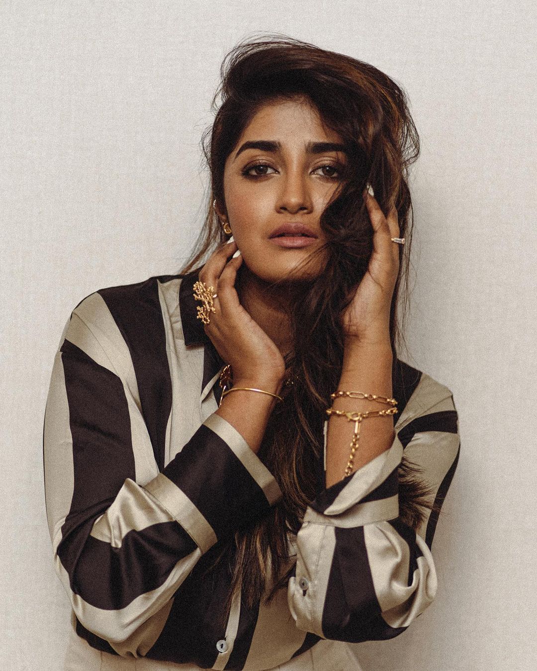 డోస్ పెంచేసిన డింపుల్ హయతి.. భామ అందాలకు కుర్రాళ్లు చిత్తు..! | Actress ...