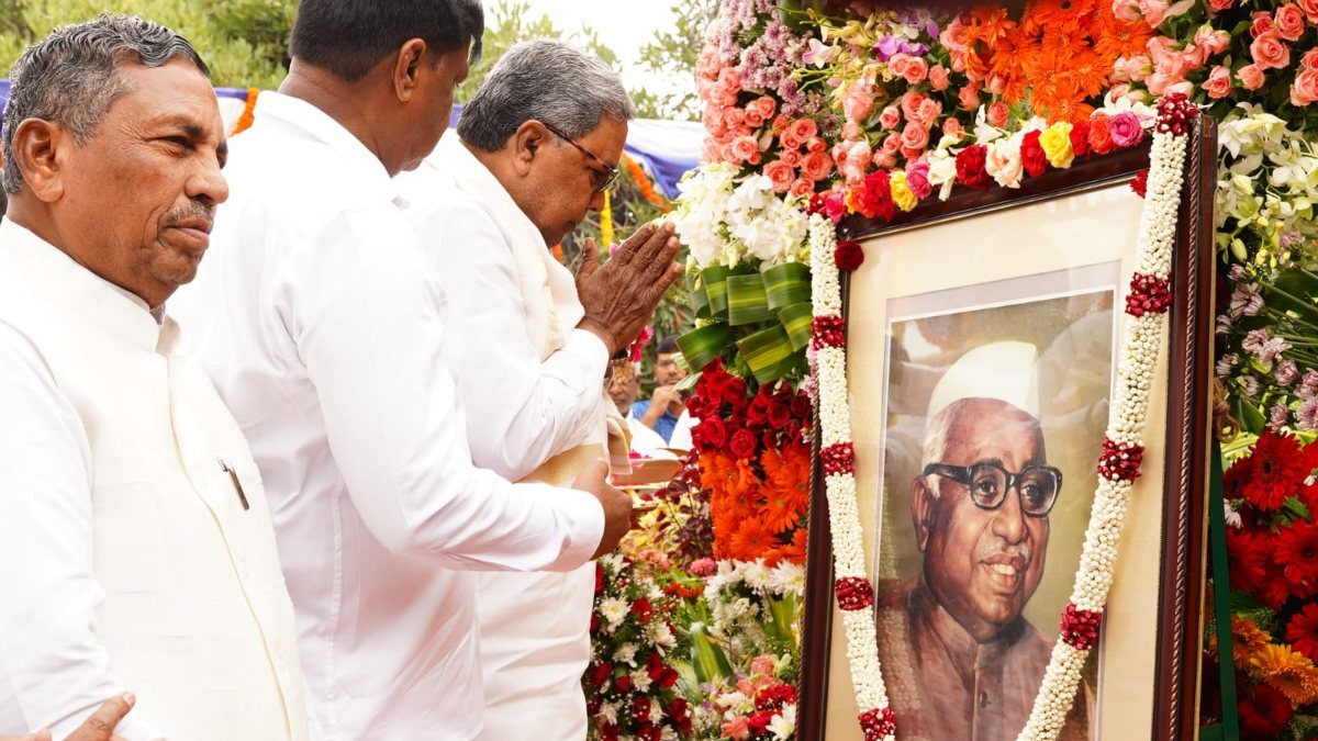 ಬಾಬು ಜಗಜೀವನ್ ರಾಮ್ ಅವರ ಪ್ರತಿಮೆಗೆ ಪುಷ್ಪ ನಮನ ಸಲ್ಲಿಸಿದ ಸಿಎಂ | CM paid ...