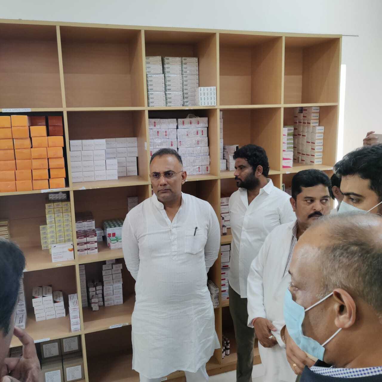 ಮೈಸೂರು ಜಿಲ್ಲಾ ಸರ್ಕಾರಿ ಆಸ್ಪತ್ರೆಗೆ ಆರೋಗ್ಯ ಸಚಿವ ದಿನೇಶ್ ಗುಂಡೂರಾವ್ ಭೇಟಿ ...