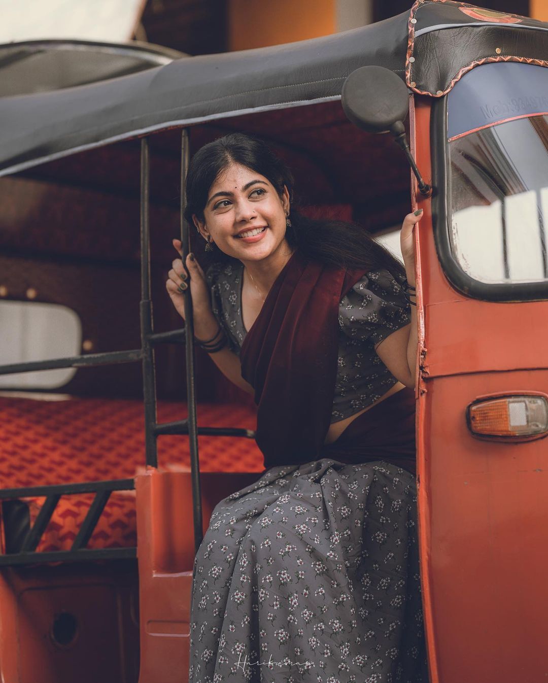 Mollywood Actress Nayana Elza's Latest Dhawani Look Made Wow Among Fans ...